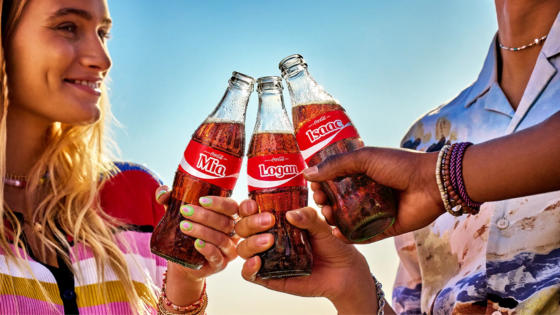 Campanha “Partilha uma Coca-Cola” regressa em 2025 com foco na Geração ...